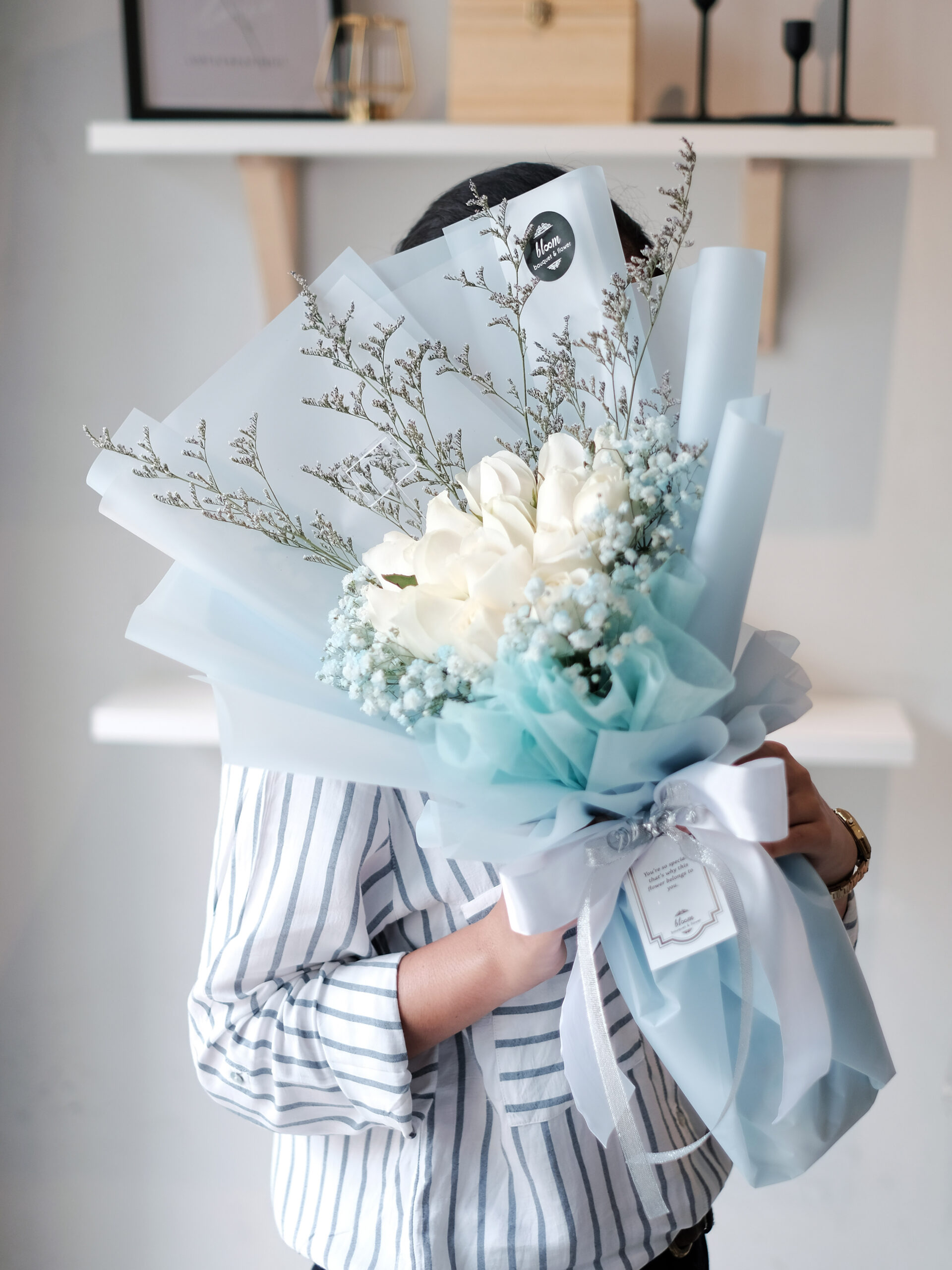 Fresh 15 Stems of White Roses with Soft Blue Babybreath - Bloom Bouquet ...